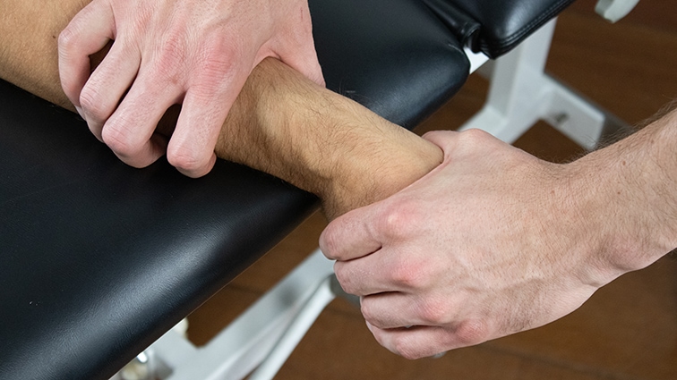 Eichhoff's Test: De Quervain's tendinitis. Gamer's Duim Onderzoek.